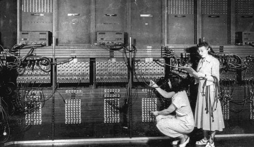 Colegio Monseñor Solari - Historia de la Computadora